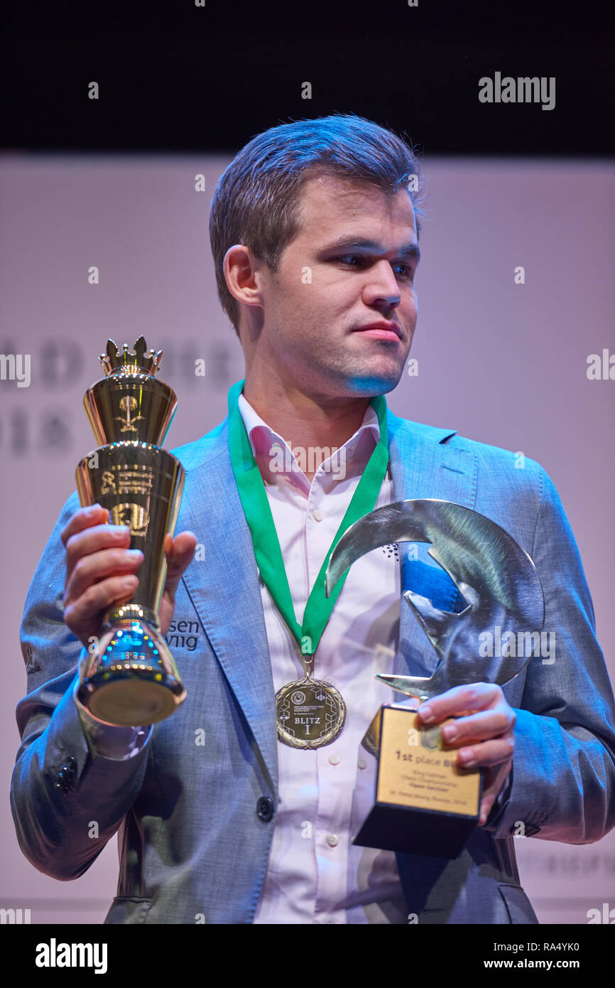 Magnus carlsen smiling hi-res stock photography and images - Alamy