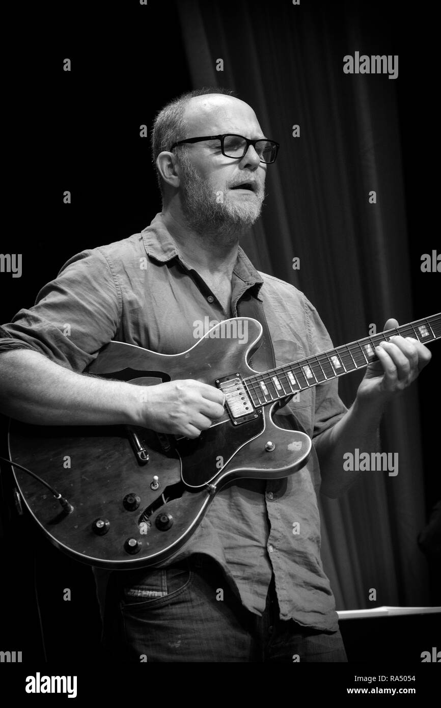 Mike walker Black and White Stock Photos & Images - Alamy