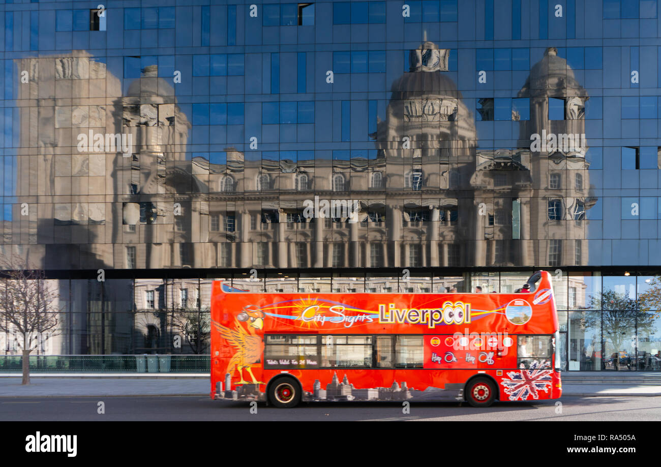 Red bus liverpool docks hi-res stock photography and images - Alamy