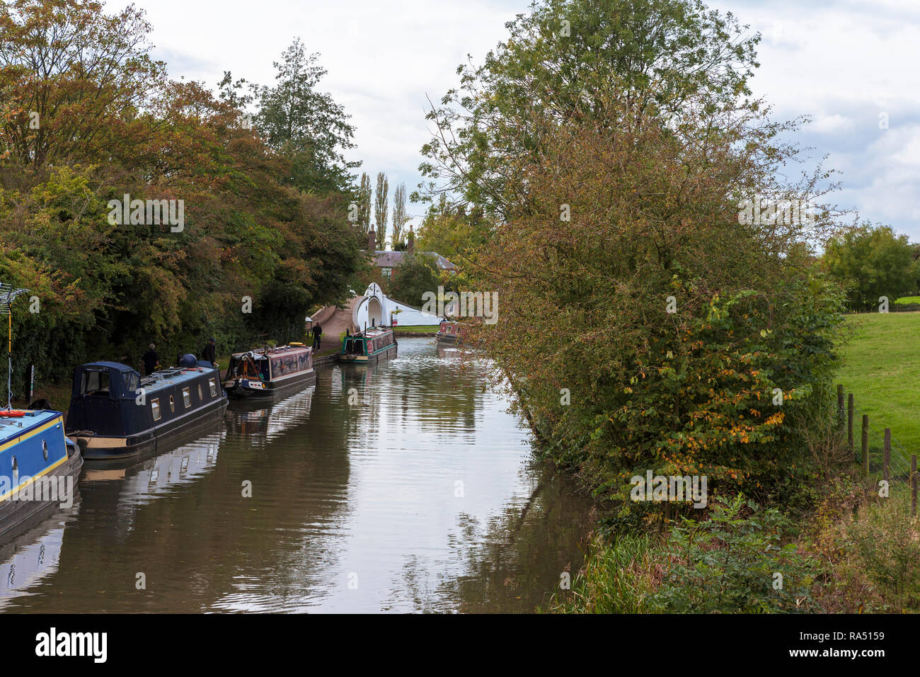 The Grand Union Canal and Braunston Marina entrance from Butcher's ...