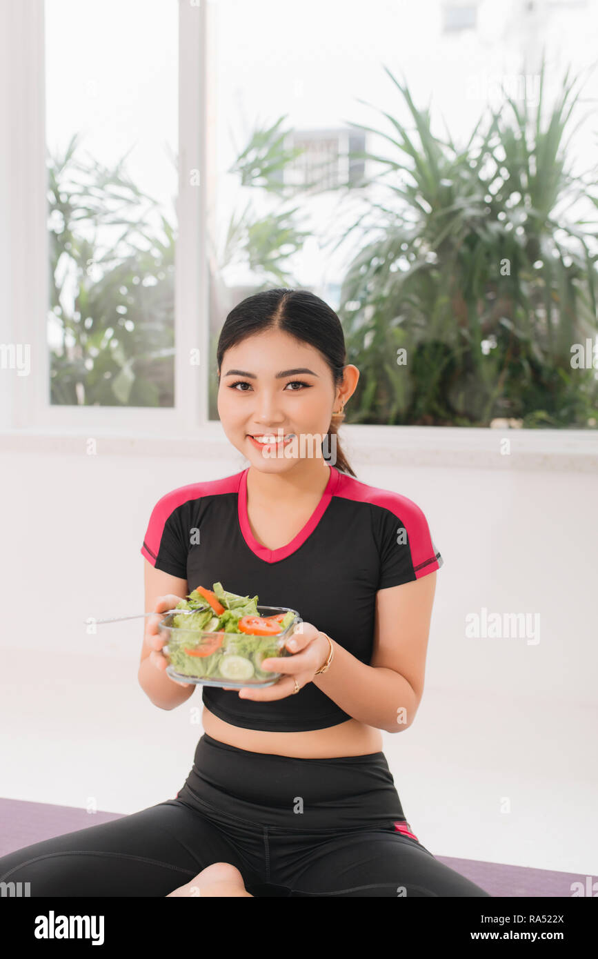 Young slim asian chinese woman hi-res stock photography and images - Alamy