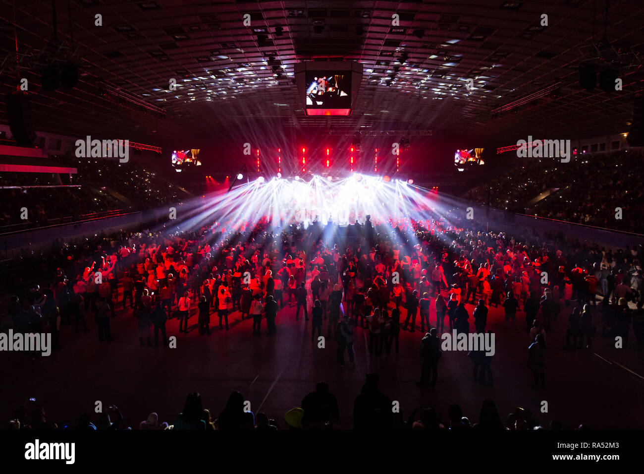 Concert crowd having fun at a rock concert Stock Photo - Alamy