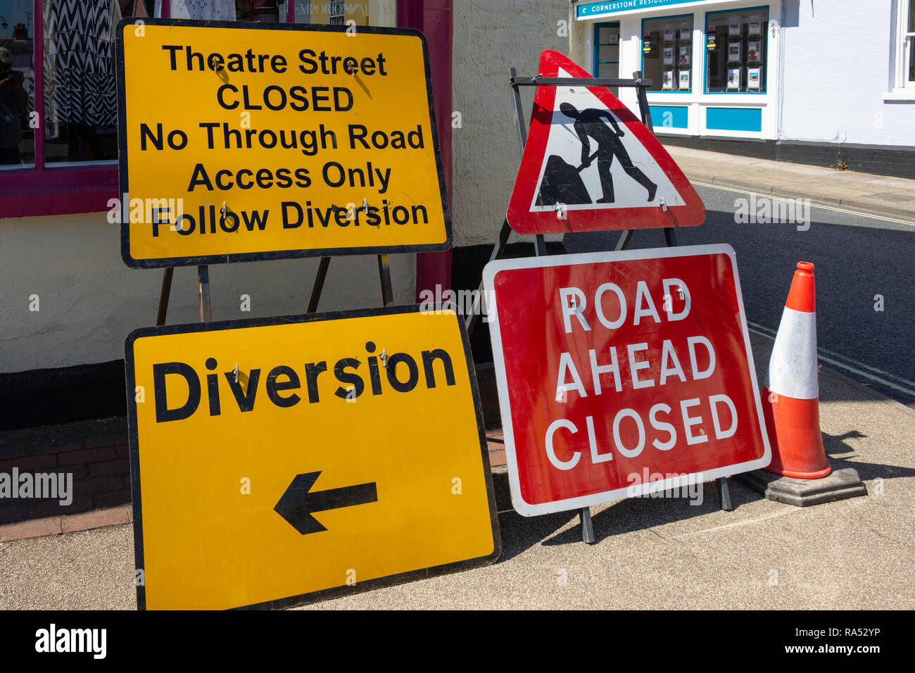 Traffic diversion hi-res stock photography and images - Alamy