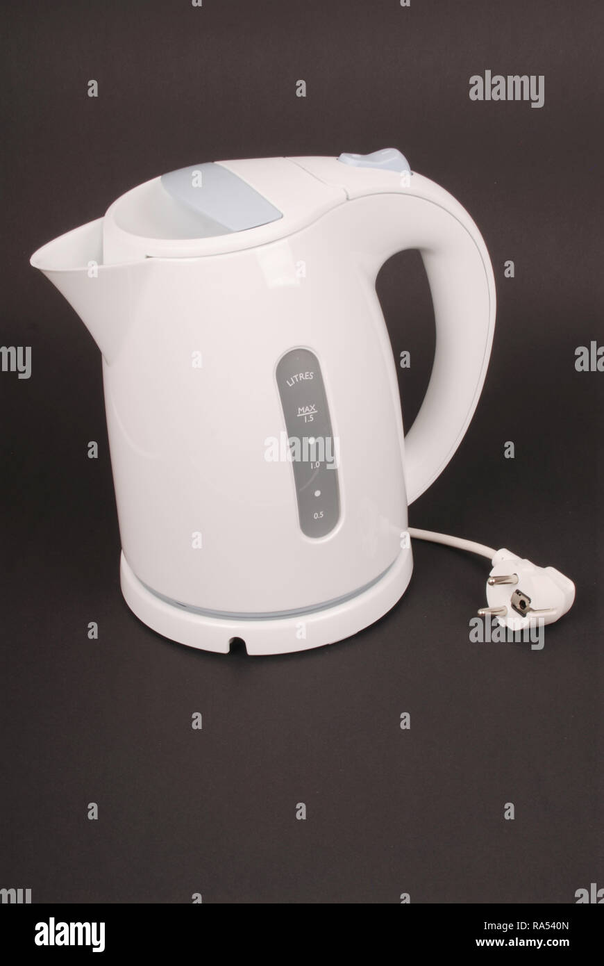 Modern kettle black white hi-res stock photography and images - Alamy
