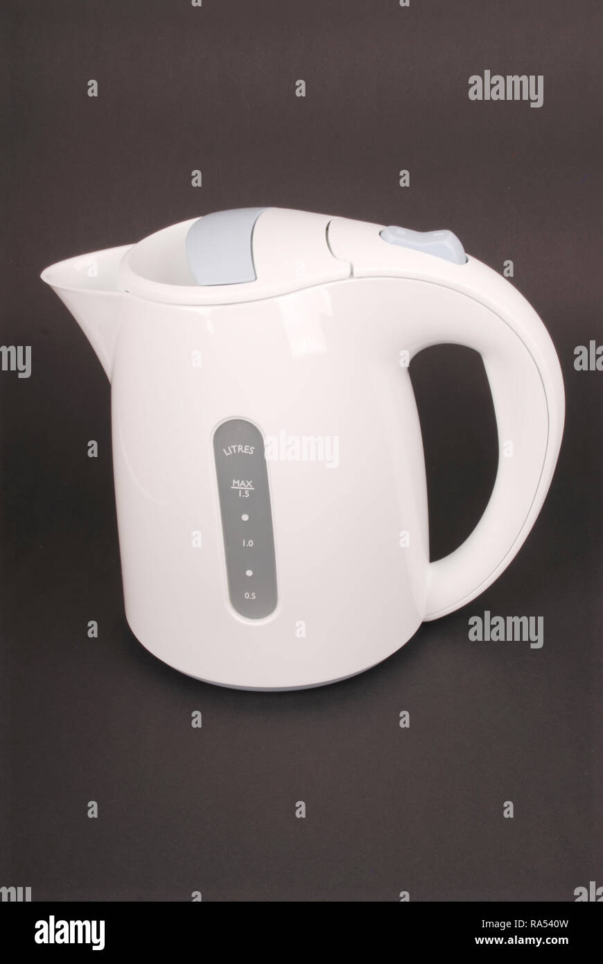 Modern kettle black white hi-res stock photography and images - Alamy