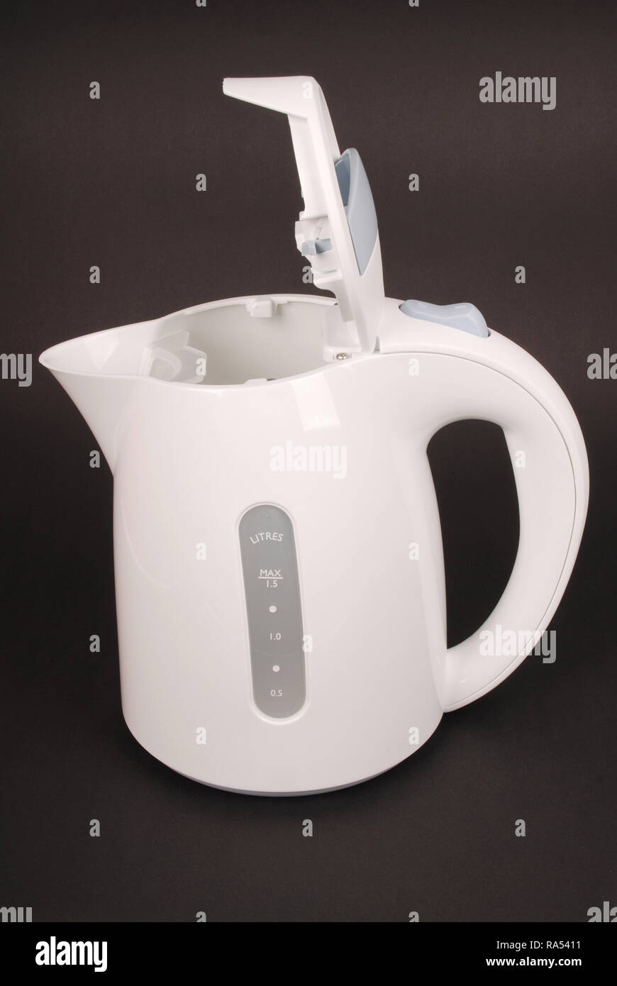 Modern kettle black white hi-res stock photography and images - Alamy