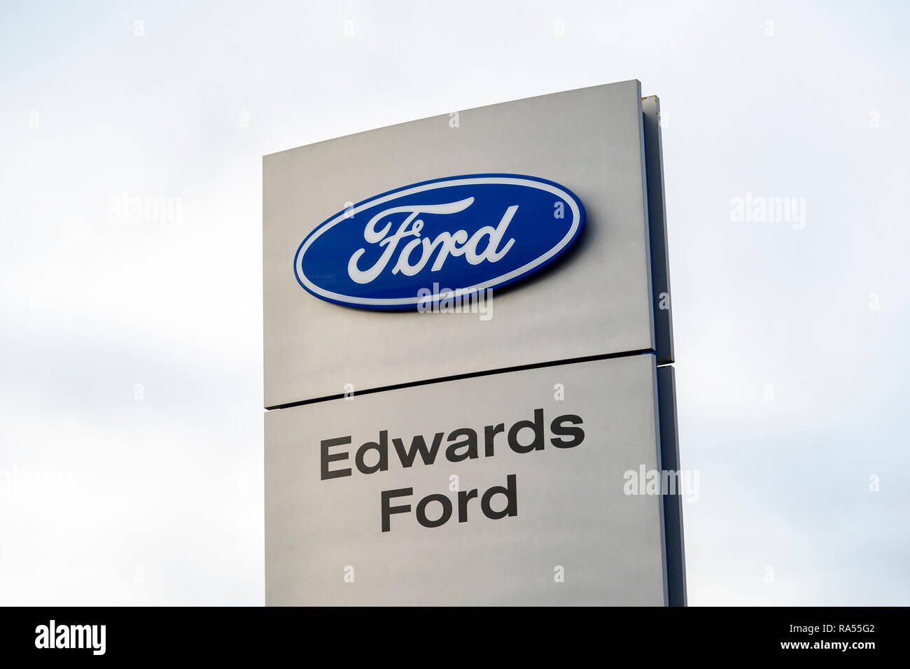 Ford car dealer business hi-res stock photography and images - Alamy