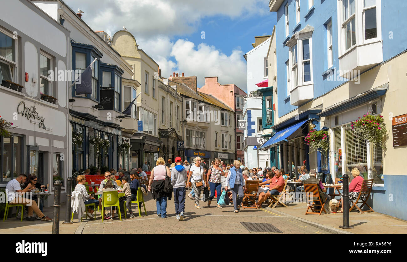 Tenby street hi-res stock photography and images - Alamy