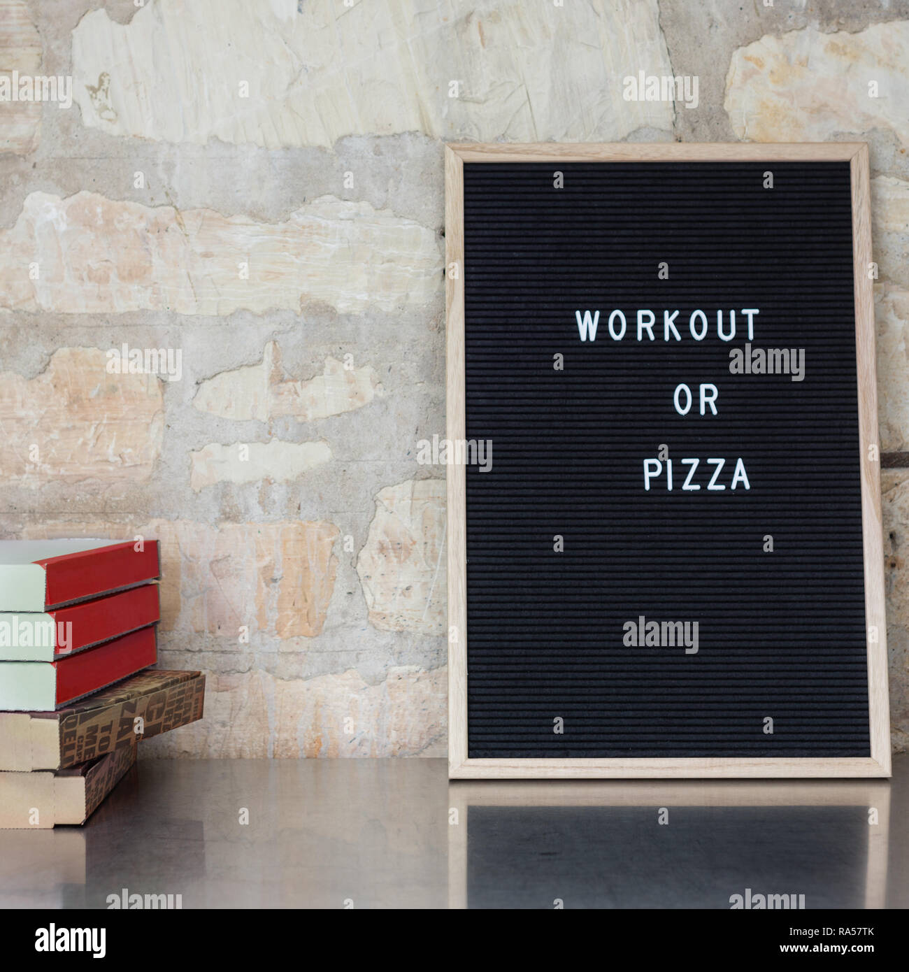 Pizza box text hi-res stock photography and images - Alamy