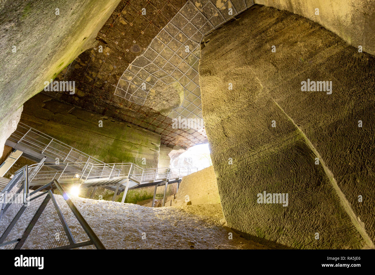 Theme park entrance hi-res stock photography and images - Alamy