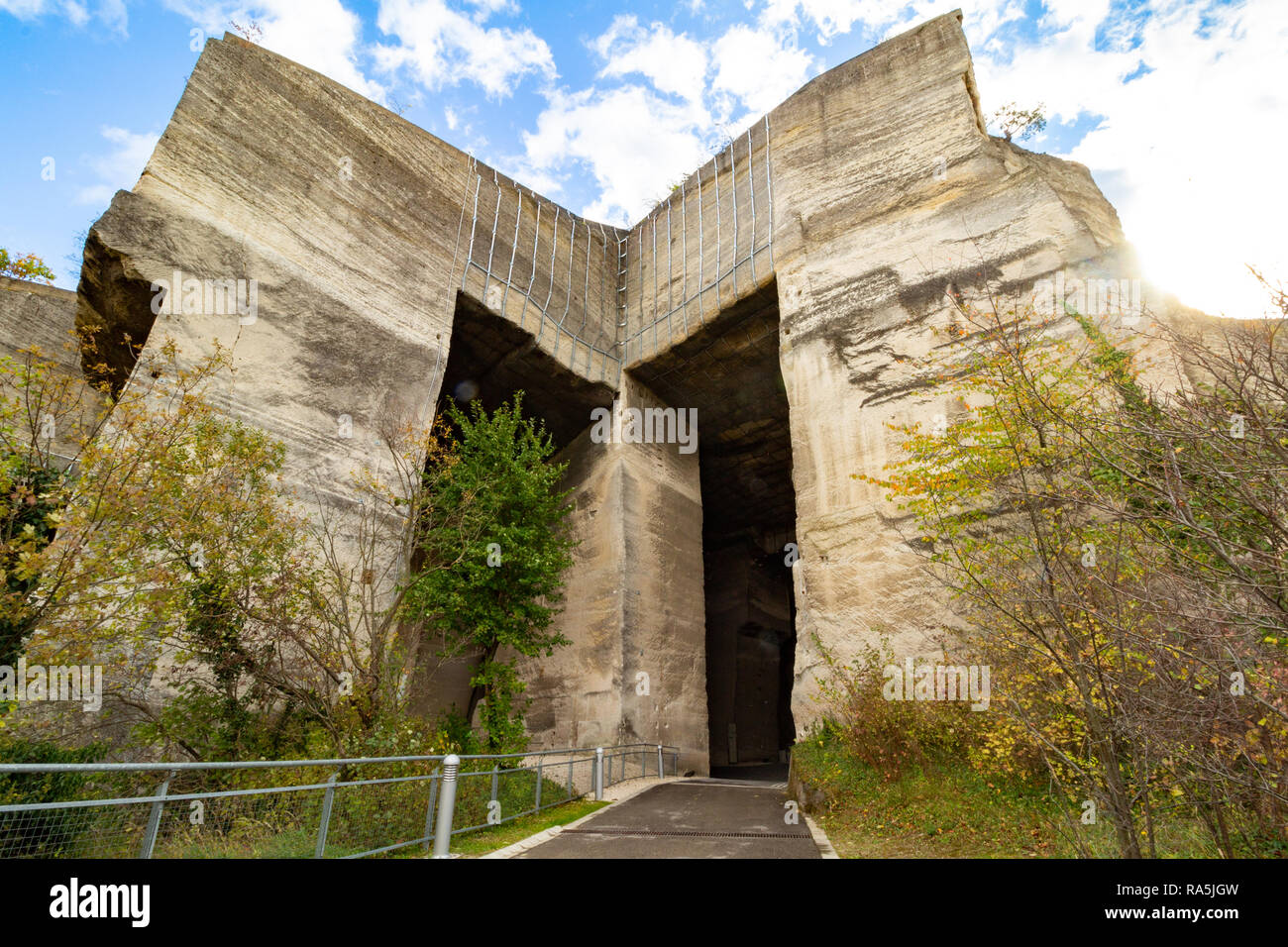 Quarry entrance hi-res stock photography and images - Alamy