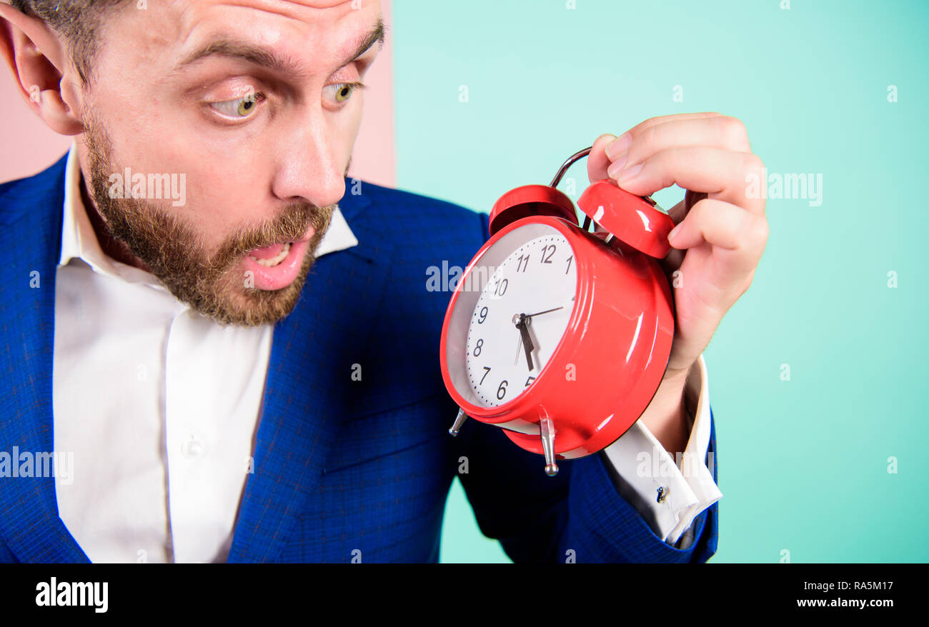 Time management skills. How much time left till deadline. Time to work ...