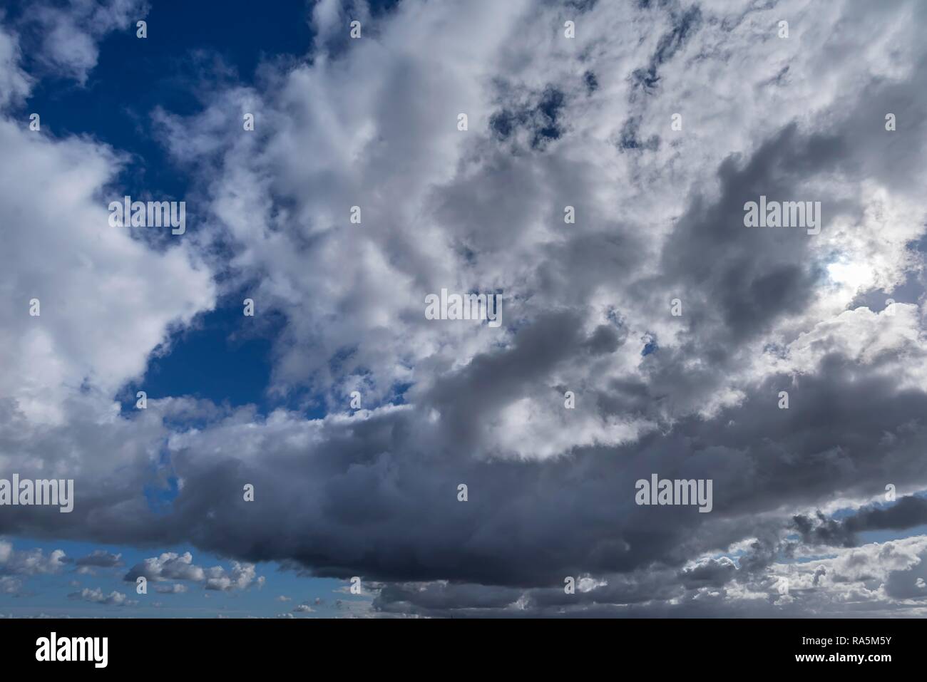 Rain clouds nimbostratus hi-res stock photography and images - Alamy