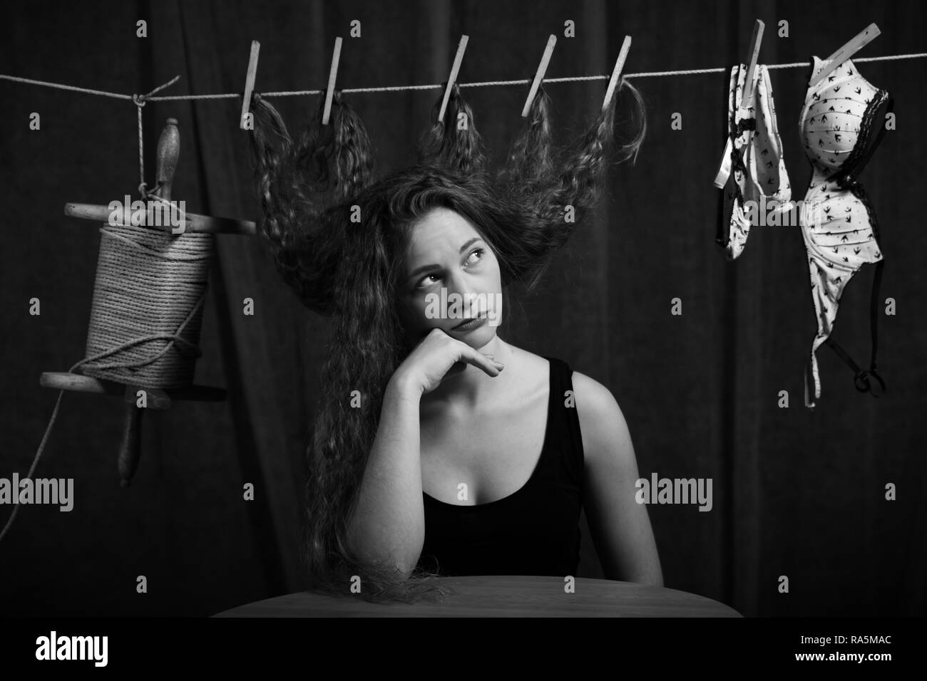 Hanged woman hi-res stock photography and images - Alamy