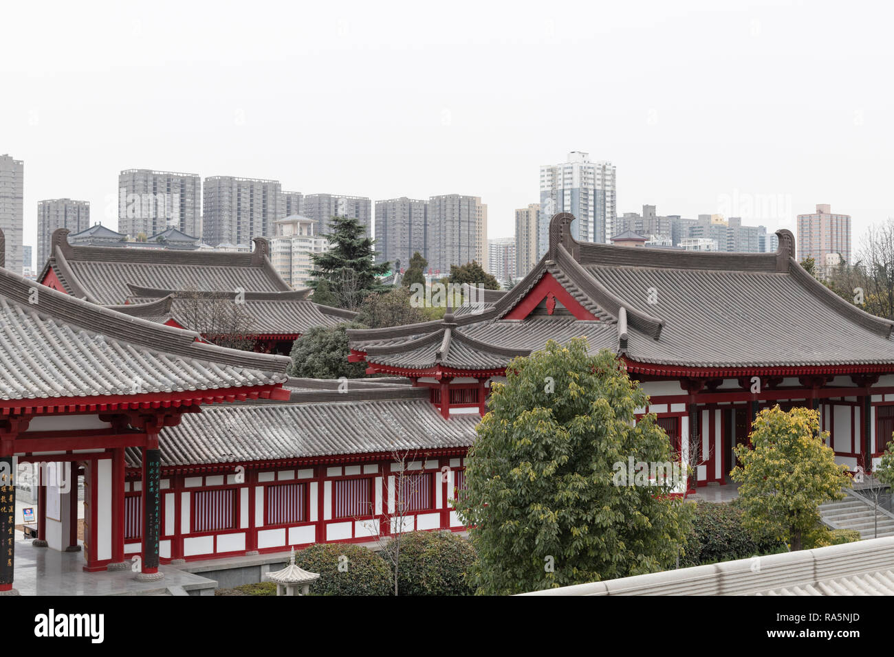 XI´AN,SHAANXI,CHINA -DECEMBER 8 2018 : Beautiful andTraditional chinese ...