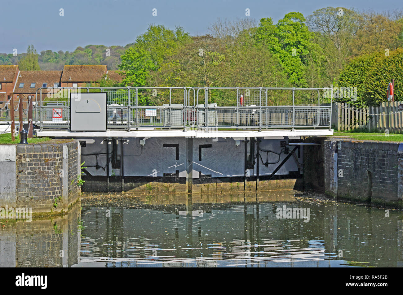 Temple Lock, River Thames, Berkshire Stock Photo - Alamy