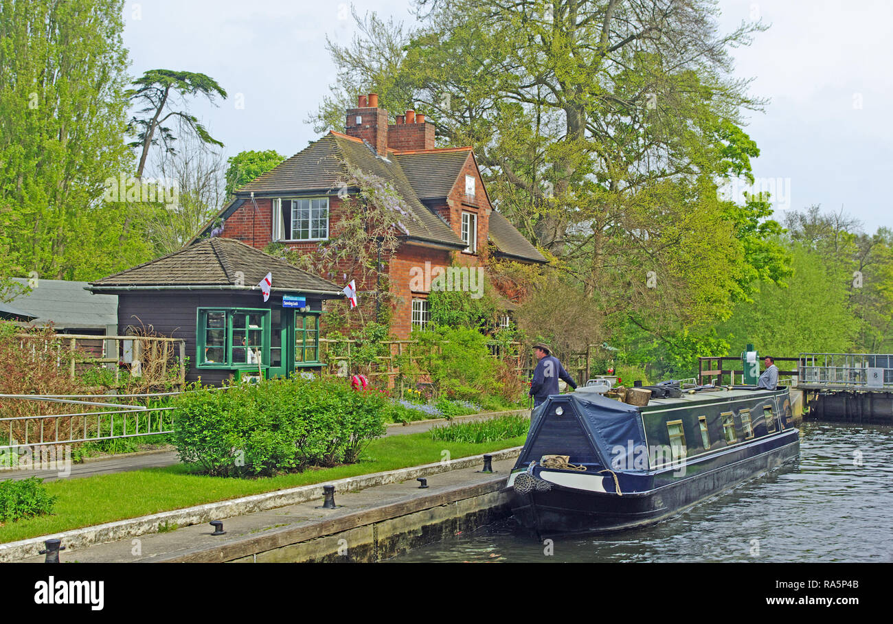 Sonning Lock Thames High Resolution Stock Photography and Images - Alamy
