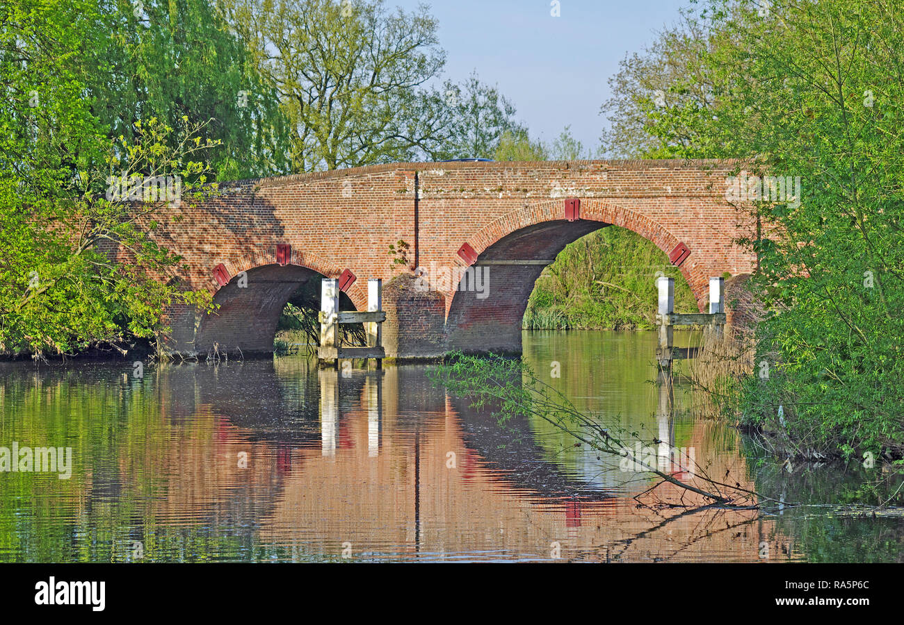 Sonning, Road Bridge, over River Thames, Berkshire Stock Photo - Alamy