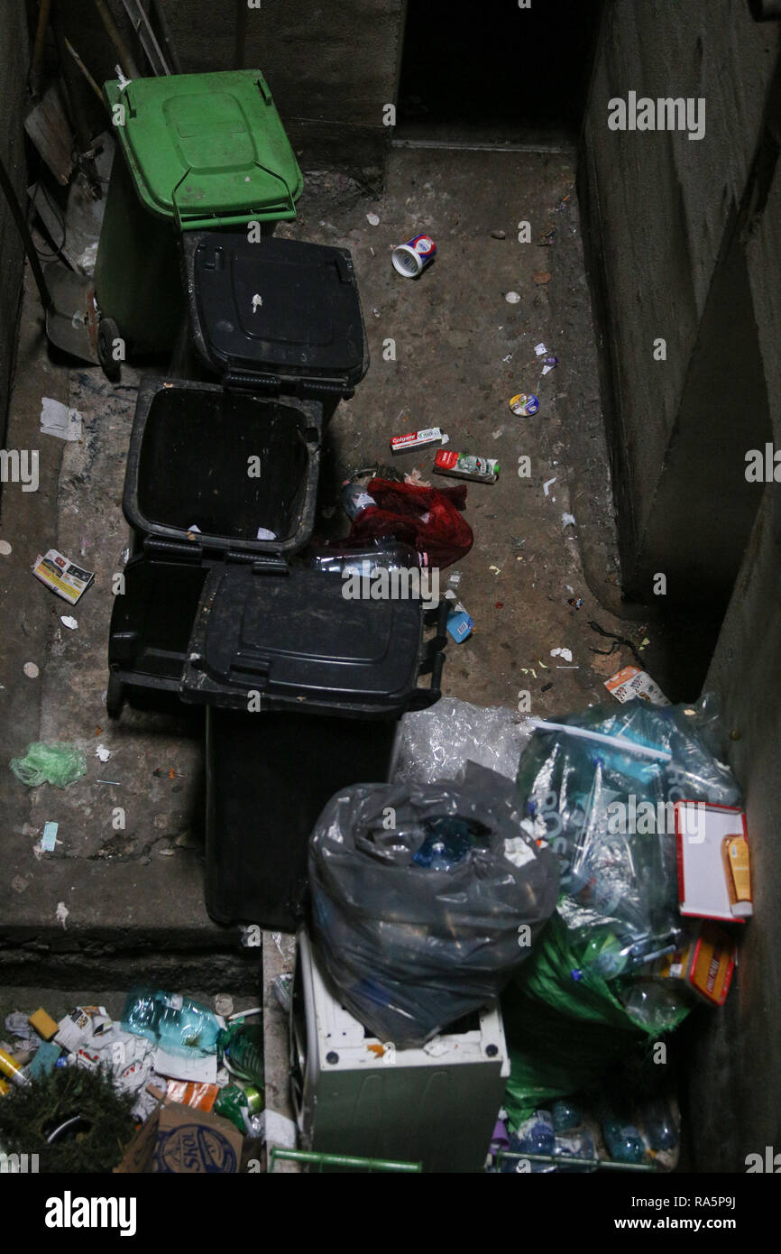 Inside a trash can hi-res stock photography and images - Alamy