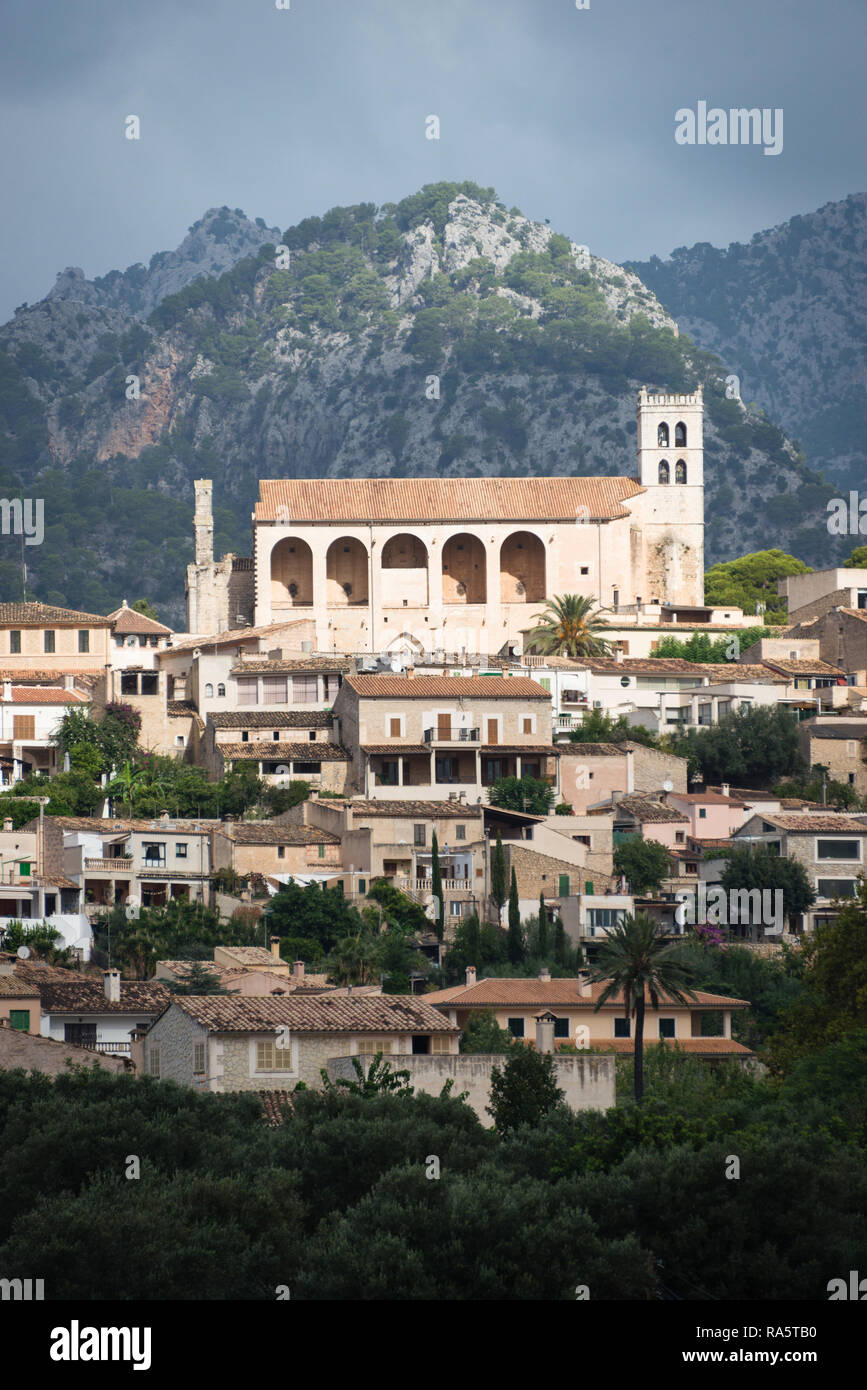 Tramuntana mountains mallorca cycling hi-res stock photography and ...