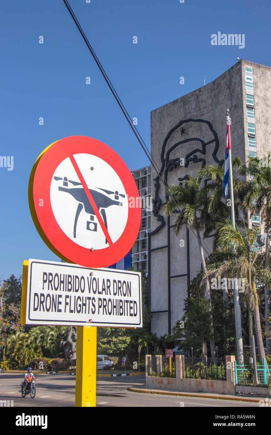 no drone flying sign in revolution square past Che Guevara wall sign in ...