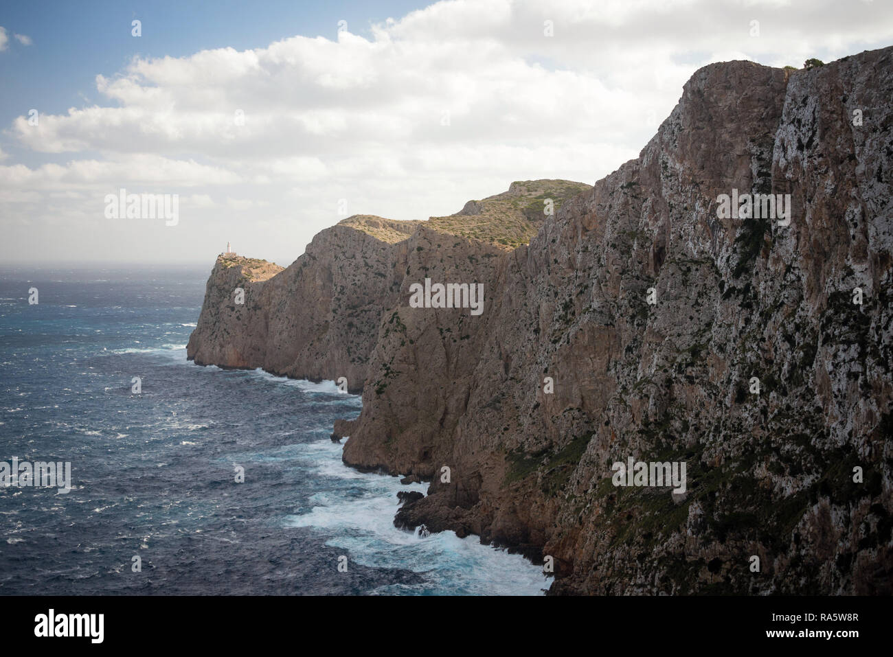 Mallorca cliff hi-res stock photography and images - Alamy