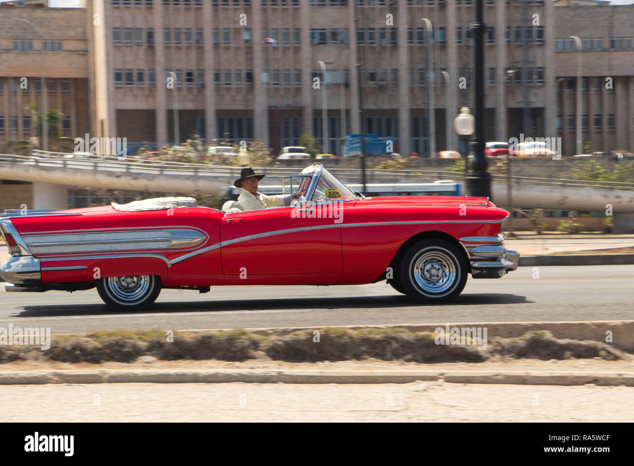 Vintage american convertibles hi-res stock photography and images - Alamy