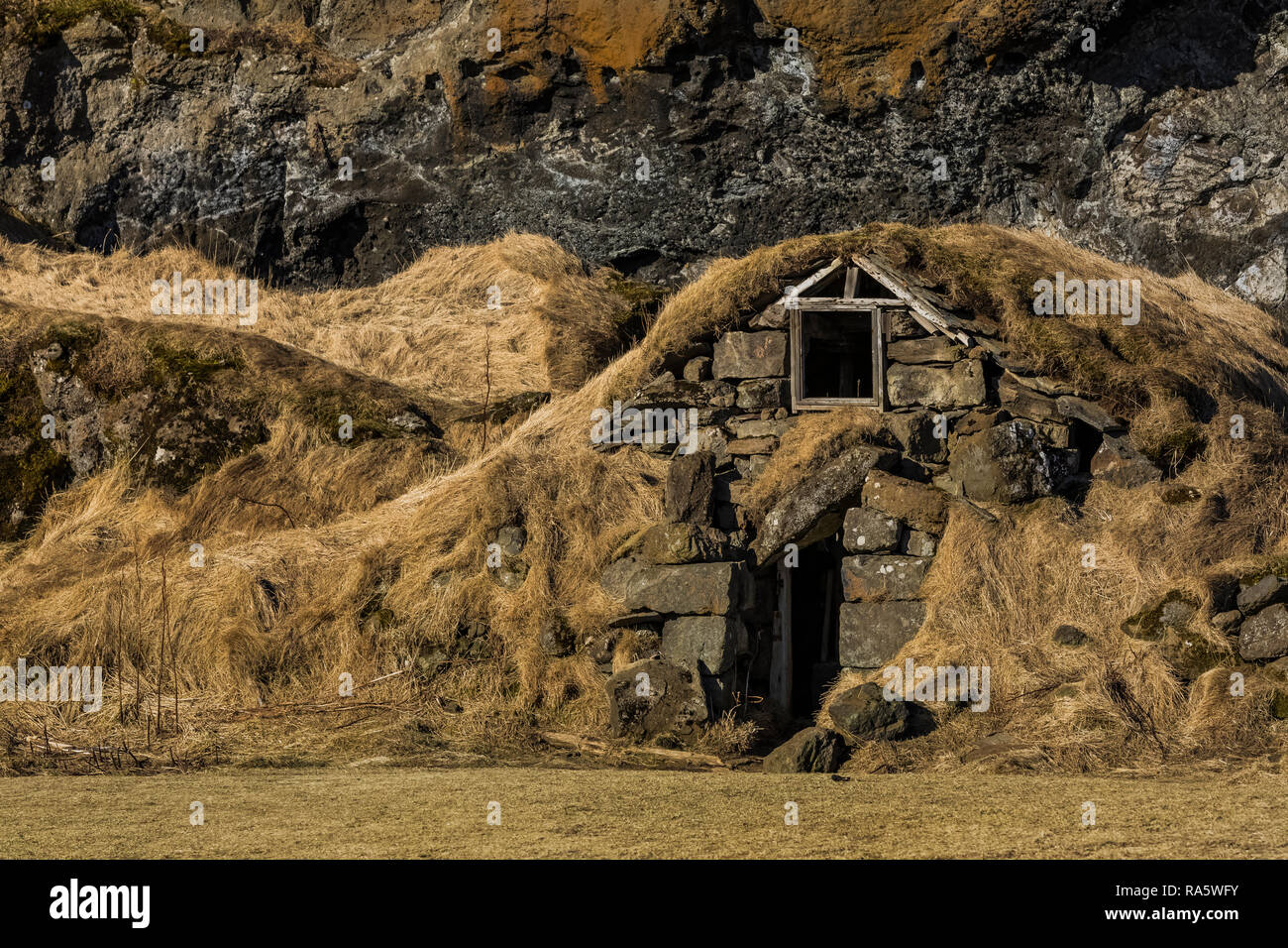 Icelandic sod house hi-res stock photography and images - Alamy