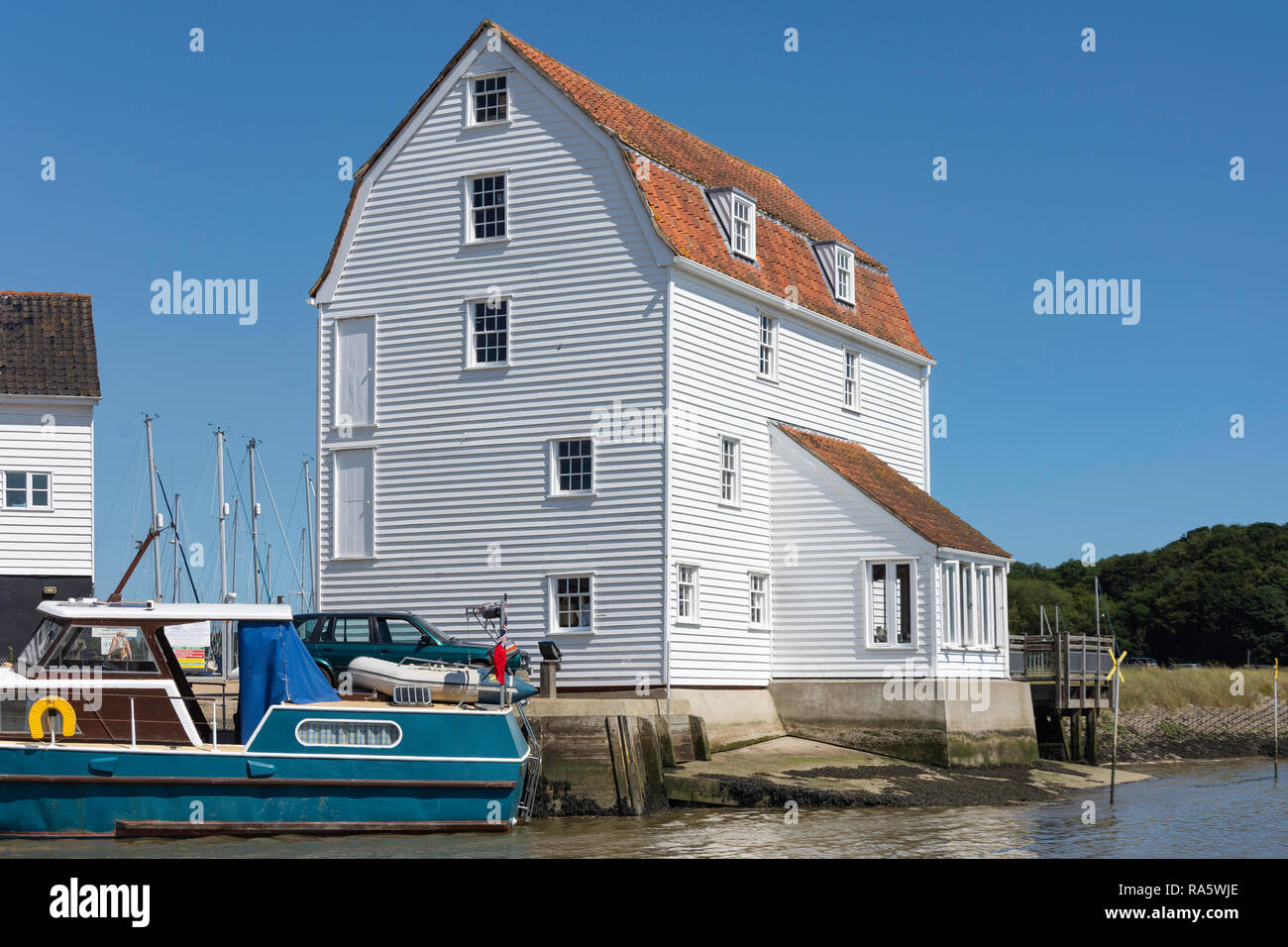 Woodbridge Tide Mill on River Deben, Woodbridge, Suffolk, England ...