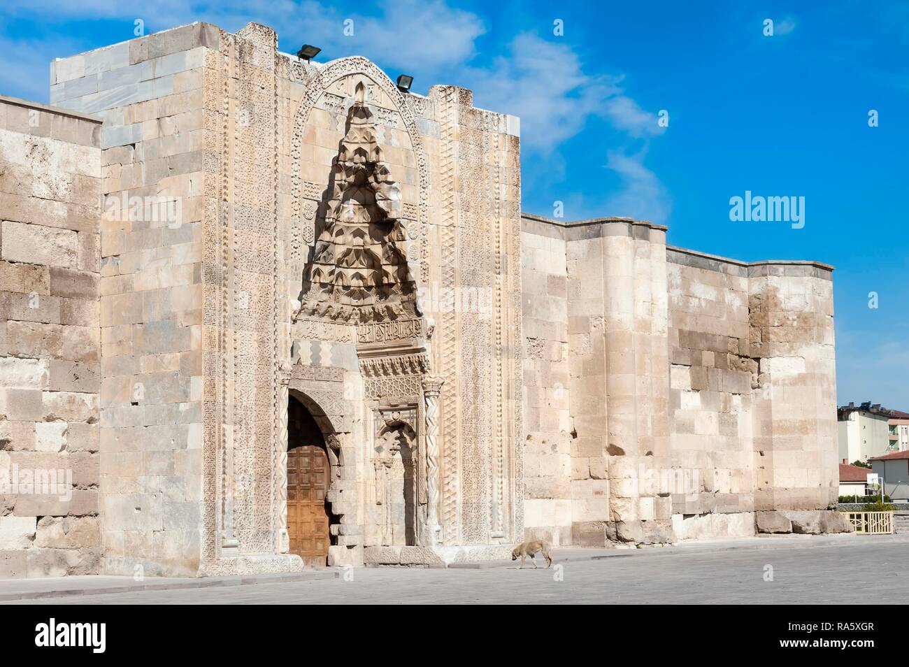Sultanhani caravanserai on the former silk road, Sultanhani, Anatolia ...