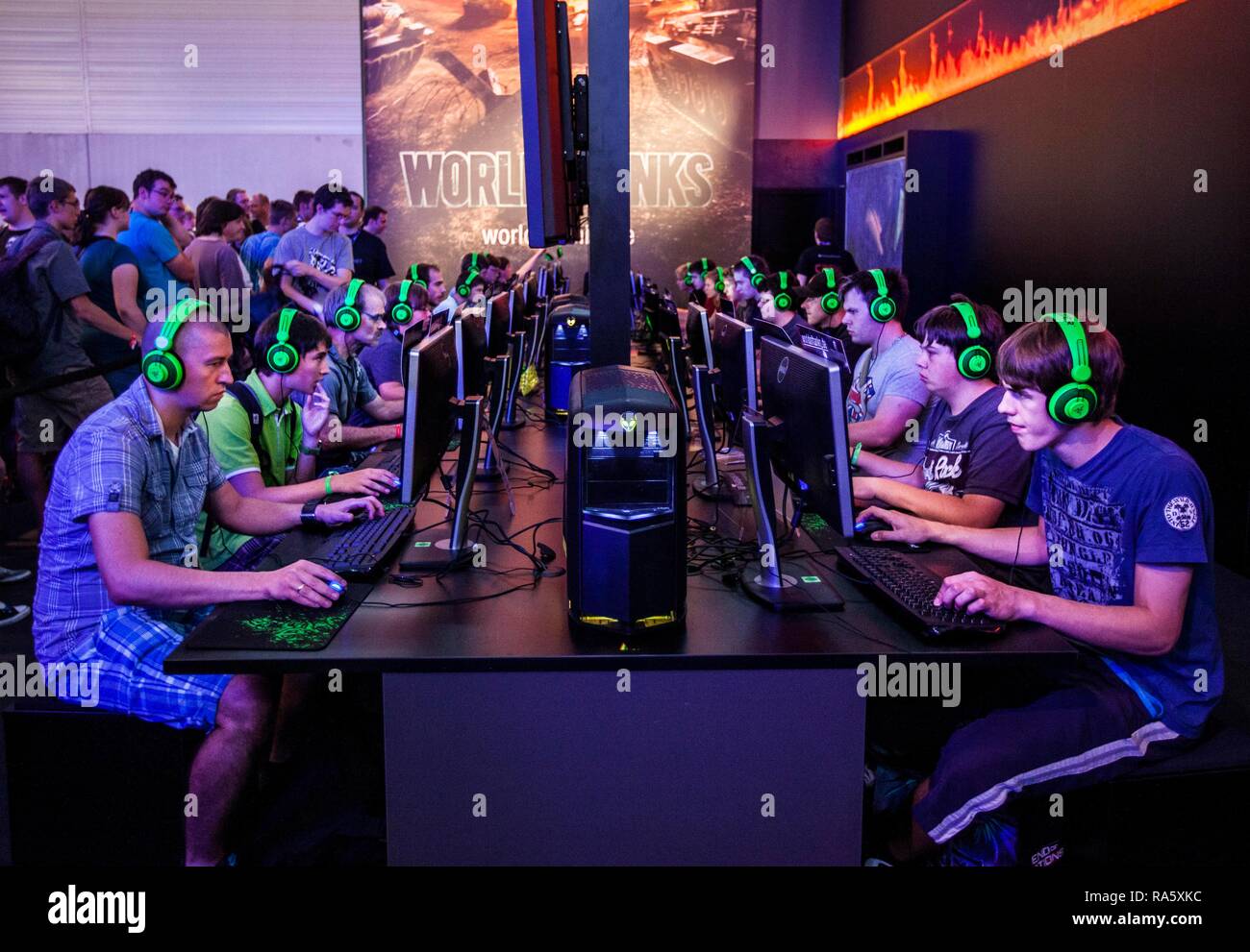 Human interactive activity hi-res stock photography and images - Alamy