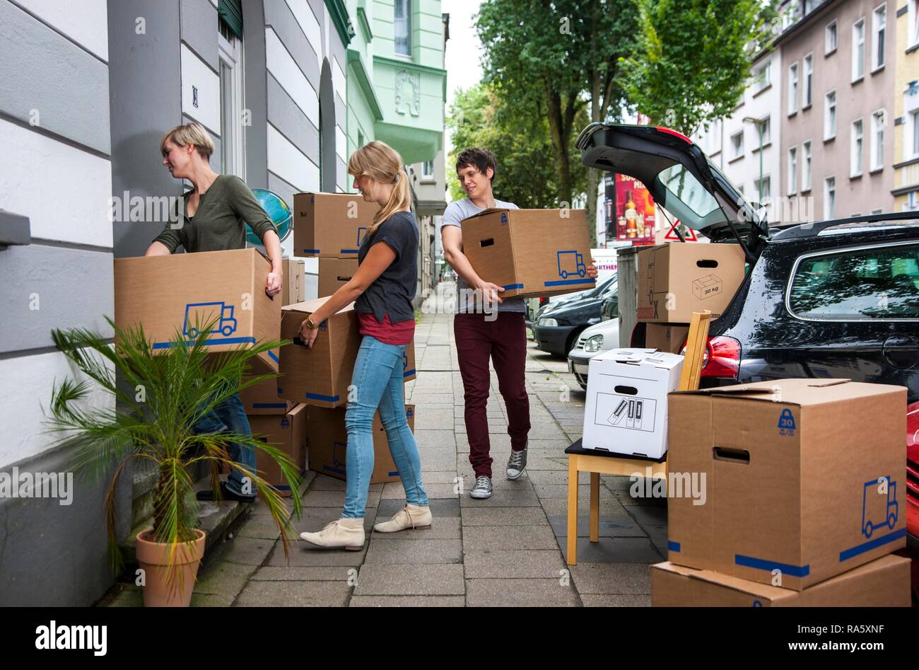 Unload Car High Resolution Stock Photography and Images - Alamy