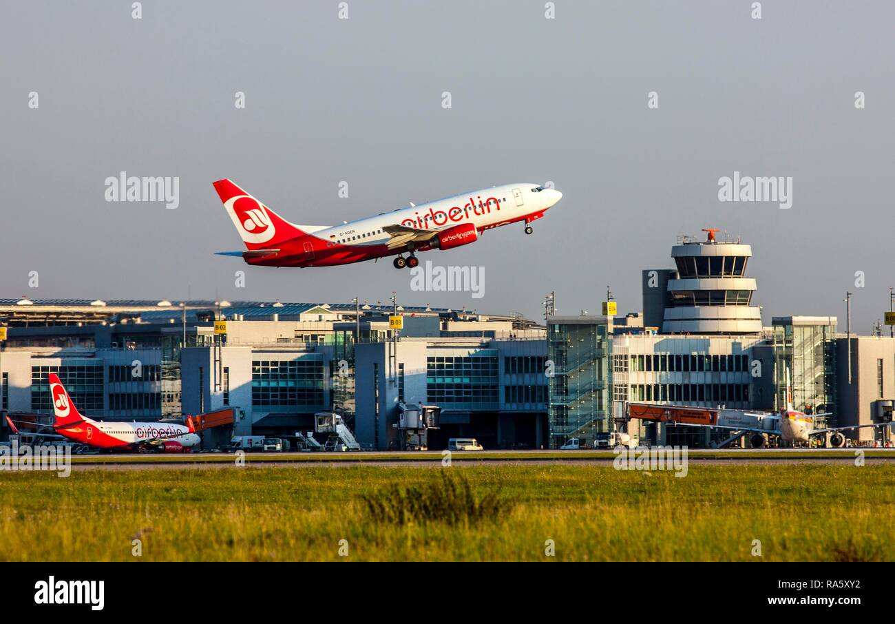 Side view 737 hi-res stock photography and images - Alamy