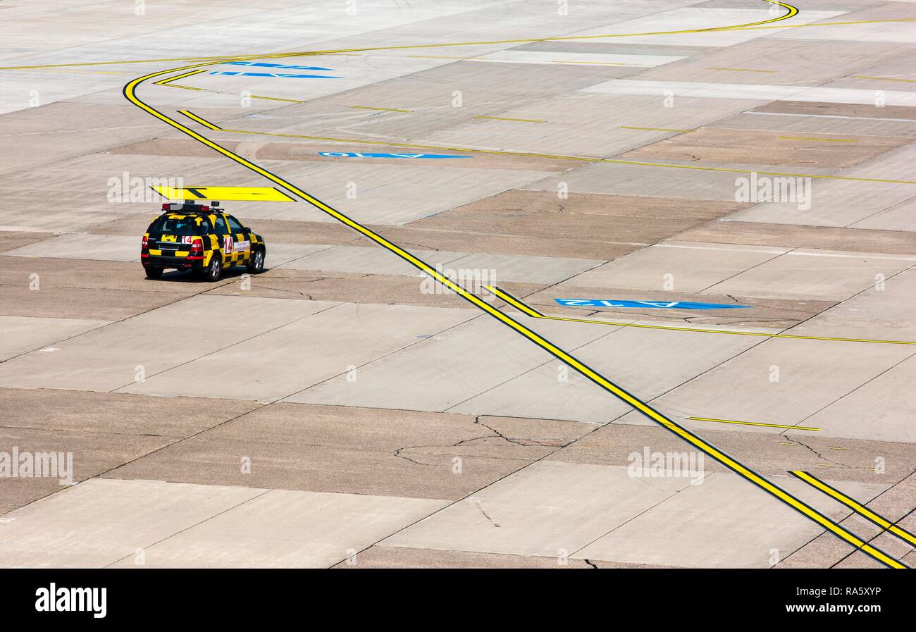 Airport security vehicle hi-res stock photography and images - Alamy