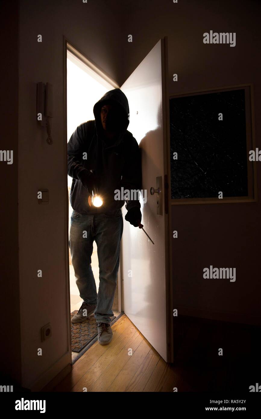 Apartment theft hi-res stock photography and images - Alamy