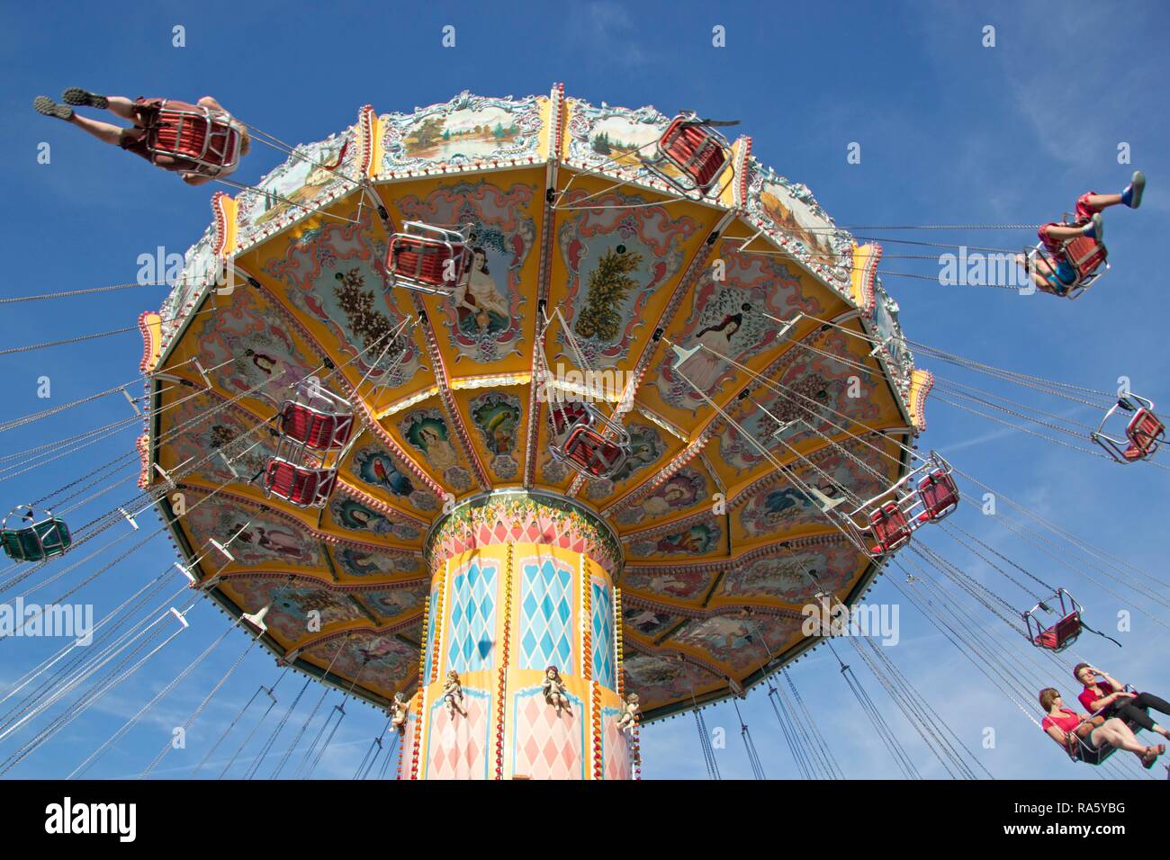Chair swing ride or Chair-O-Planes, Hamburger Dom funfair, Hamburg ...