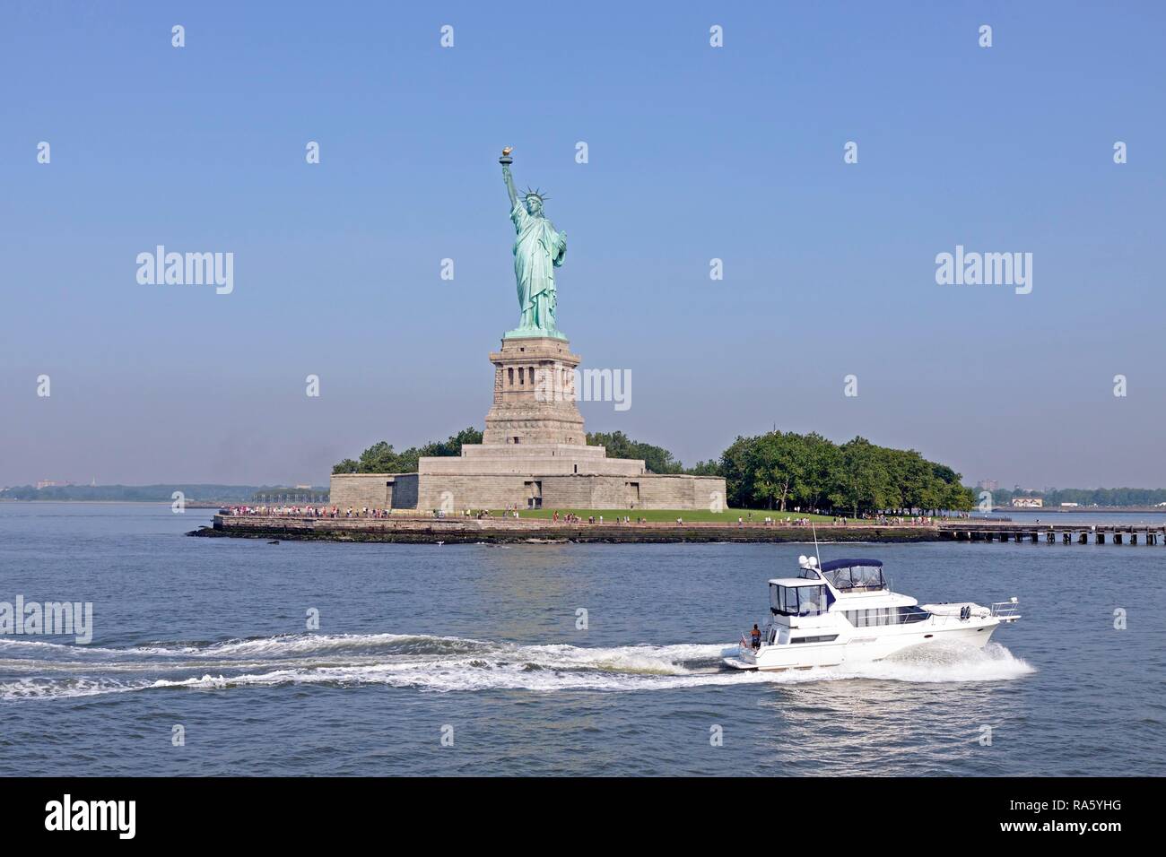 Manhattan new york city statue hi-res stock photography and images - Alamy
