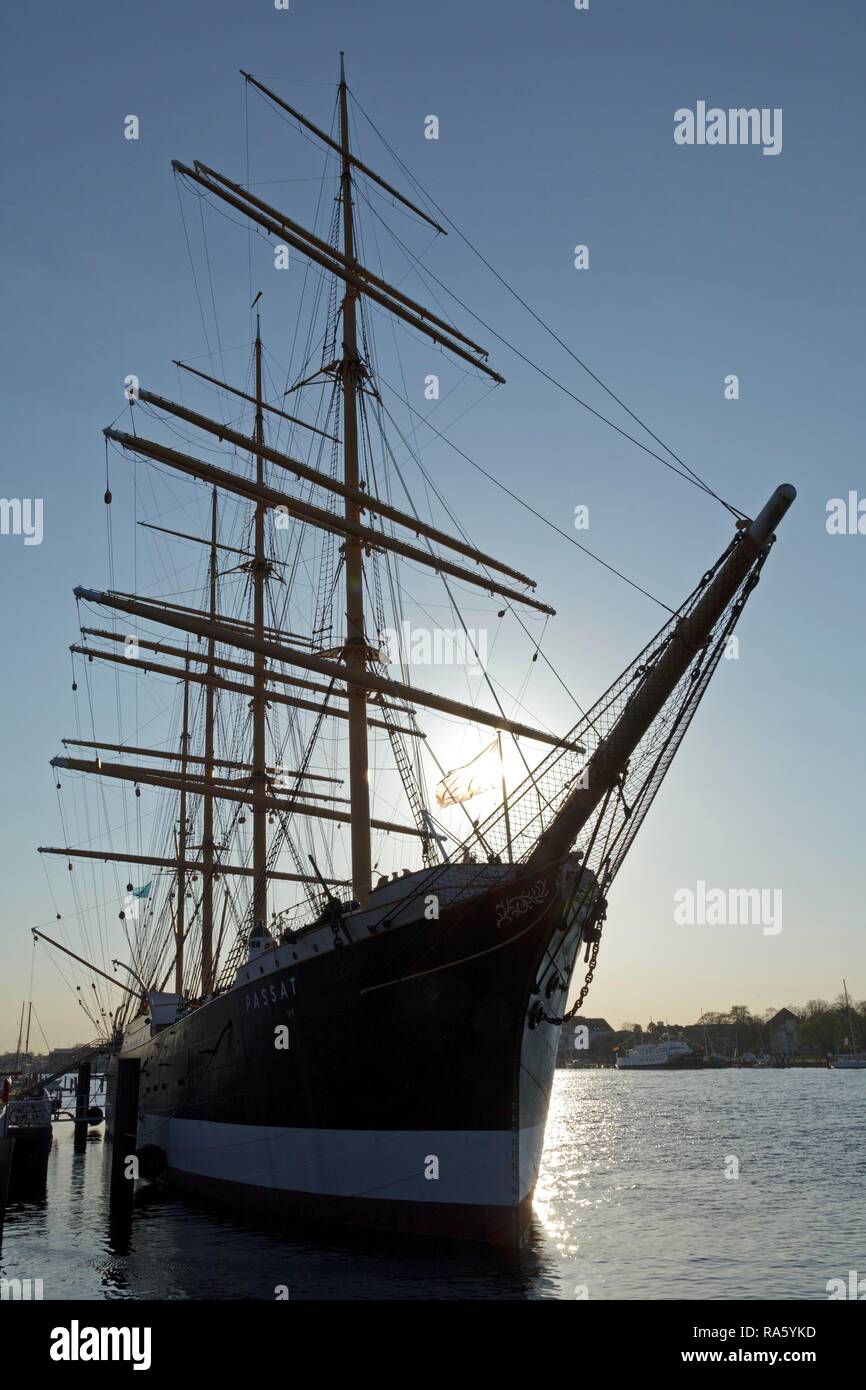 Four master barque hi-res stock photography and images - Alamy