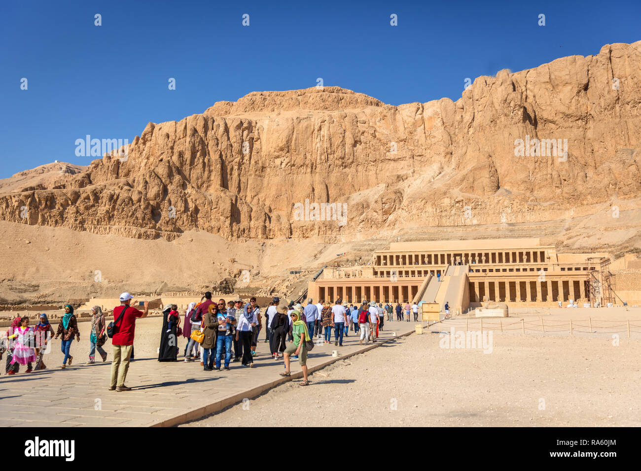 Luxor, Egypt - Nov 9th 2018 - Big group of tourists in front of the big ...