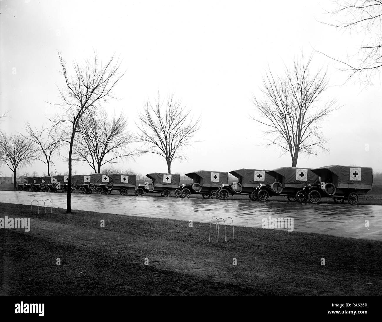 Early 1900s ambulance hi-res stock photography and images - Alamy