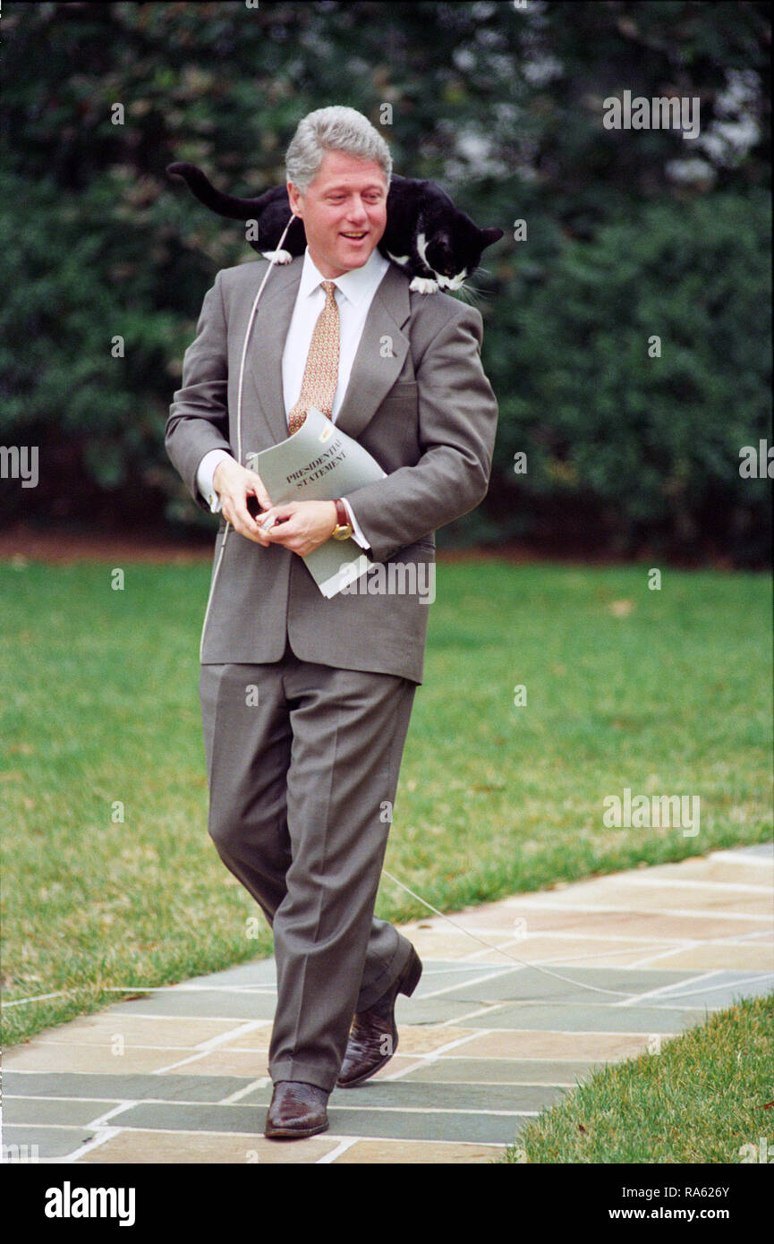 Bill clinton with socks the cat hi-res stock photography and images - Alamy