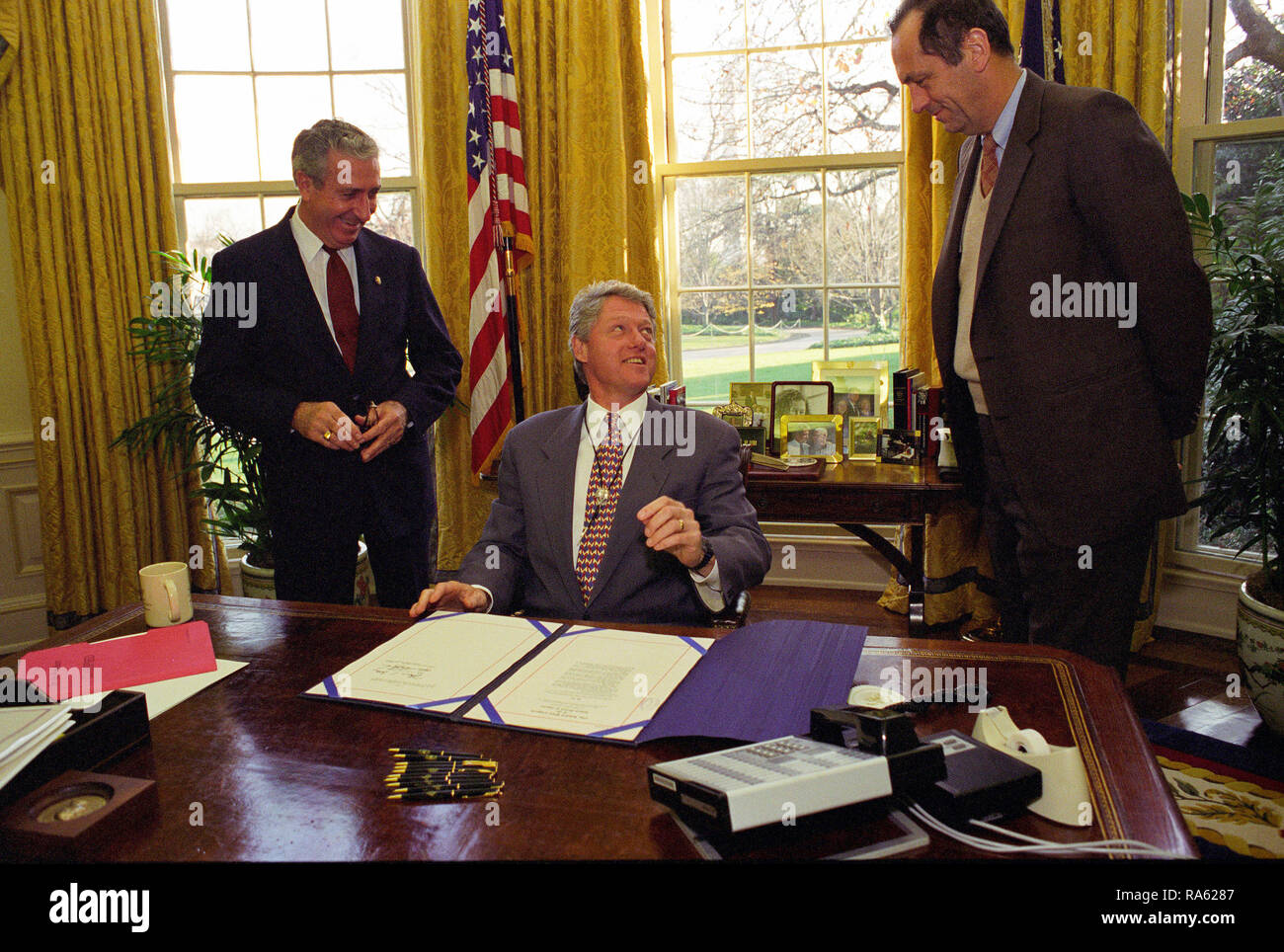 Bill clinton 1993 hi-res stock photography and images - Alamy