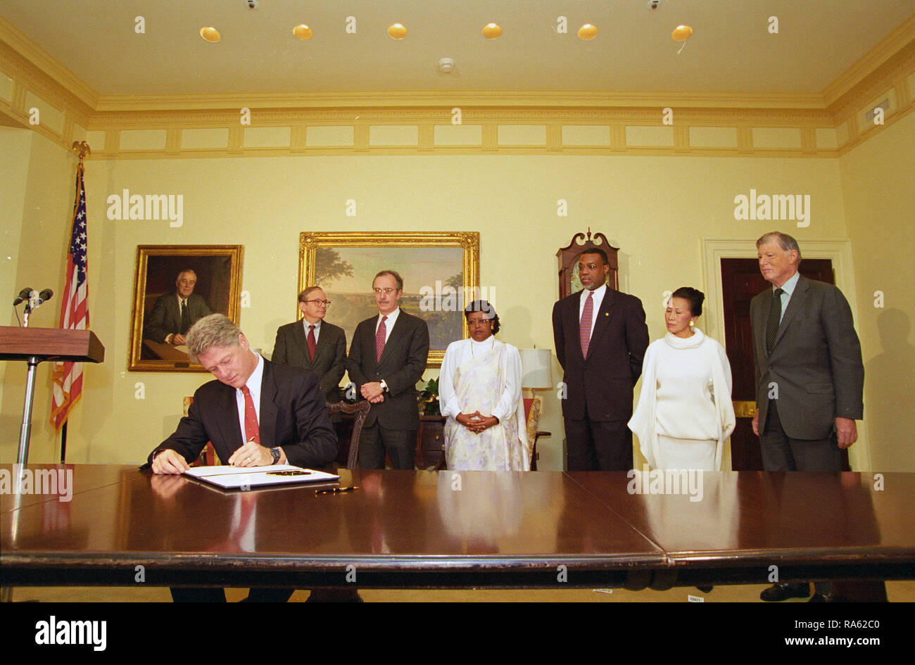 Signing bill of rights hi-res stock photography and images - Alamy