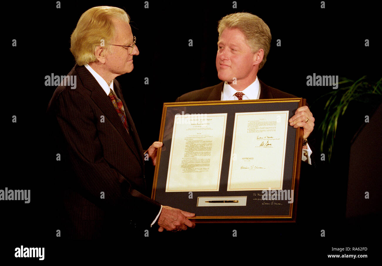 5/2/1996 Photograph of President William Jefferson Clinton Attending A ...