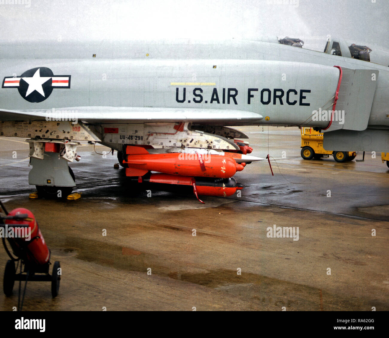 Bomb racks hi-res stock photography and images - Alamy