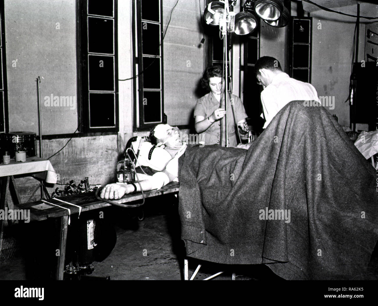1940s operating room hi-res stock photography and images - Alamy