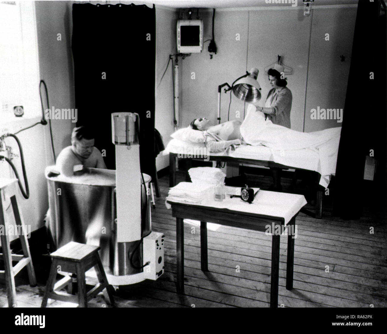 Treatment at the 39th General Hospital, New Zealand ca. 1944 Stock ...