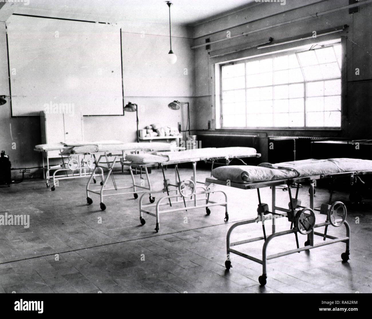 Operating room in the 28th General Hospital, Fort Chartreuse, Liege ...