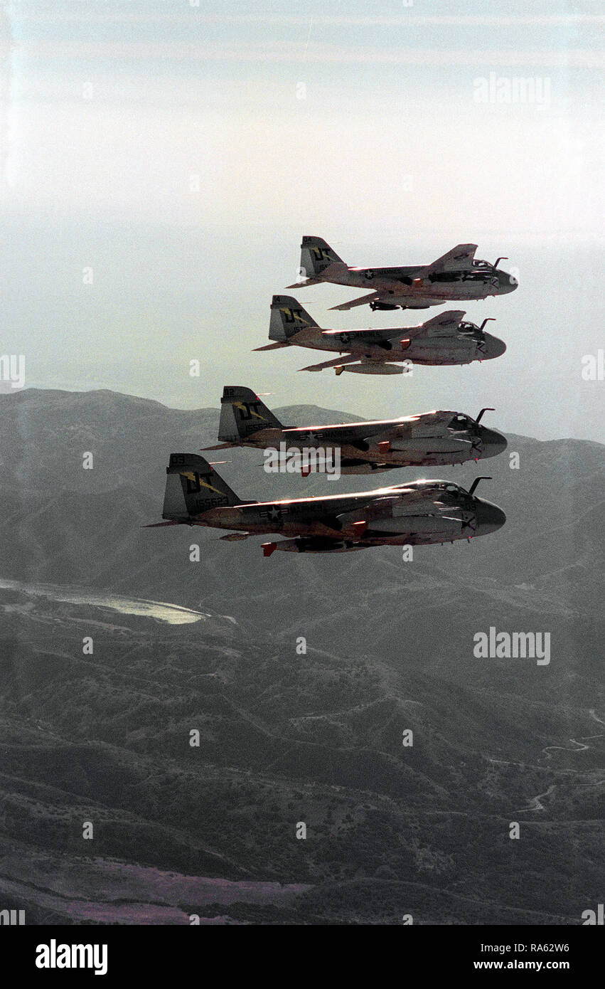 Right echelon formation hi-res stock photography and images - Alamy