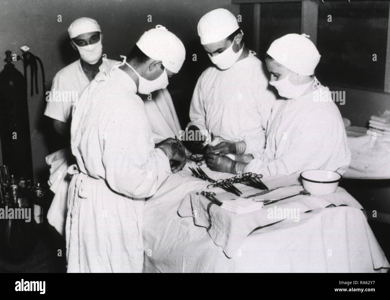 1940s surgical procedure hi-res stock photography and images - Alamy